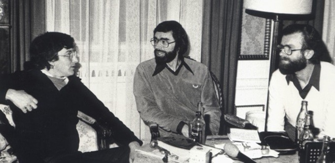 Sølvpapirshattene må knuselske Steven Spielberg - Skandinavisk UFO ...